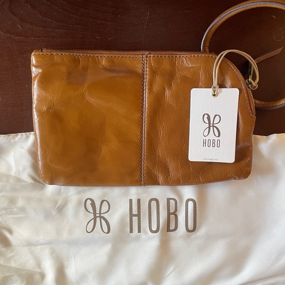 HOBO | Bags | Hobo Tan Leather Bagwristlet Wallet | Poshmark